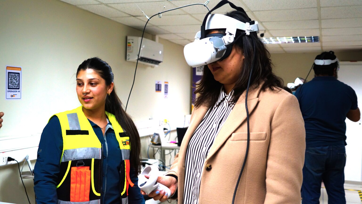 Subsecretaria de Minería y ejecutivos de ChileValora visitaron las instalaciones del CEIM – Ceim